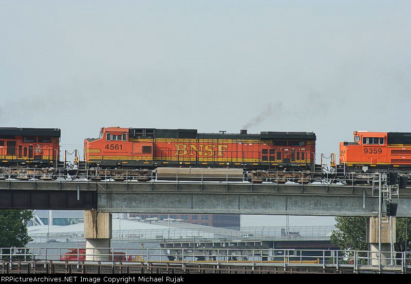 BNSF 4561